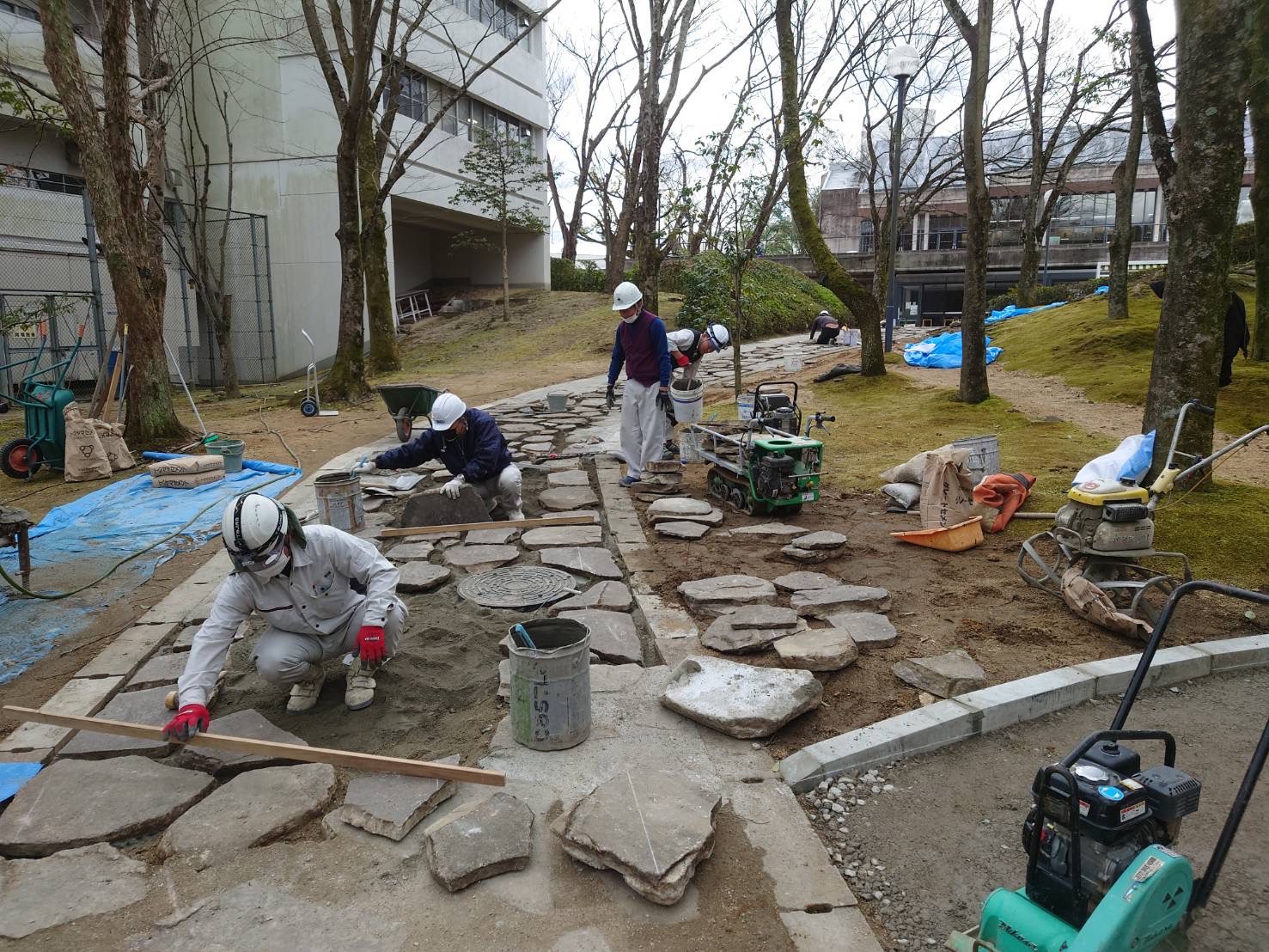 某大学通用路工事 – IKKEN、建築・土木、石、タウンスケープ｜株式会社IKKEN