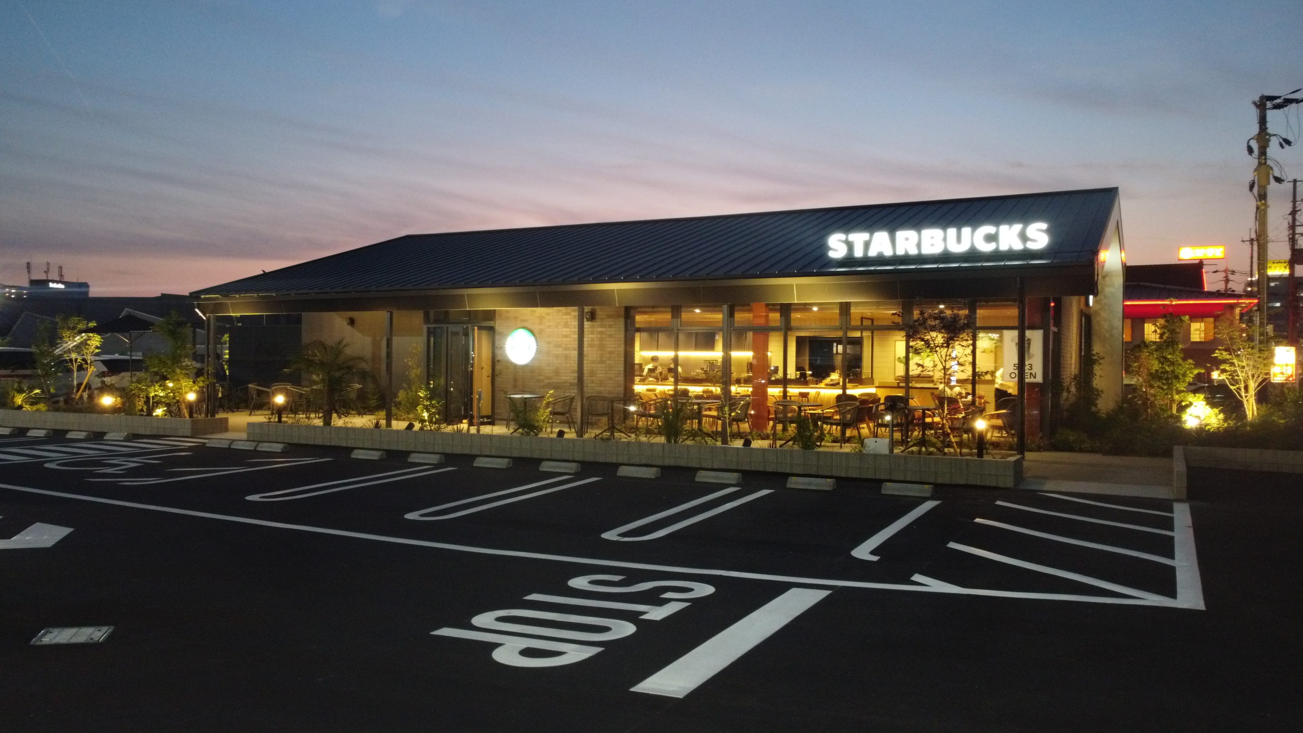 某コーヒーショップ和泉府中店 – IKKEN、建築・土木、石、タウンスケープ｜株式会社IKKEN